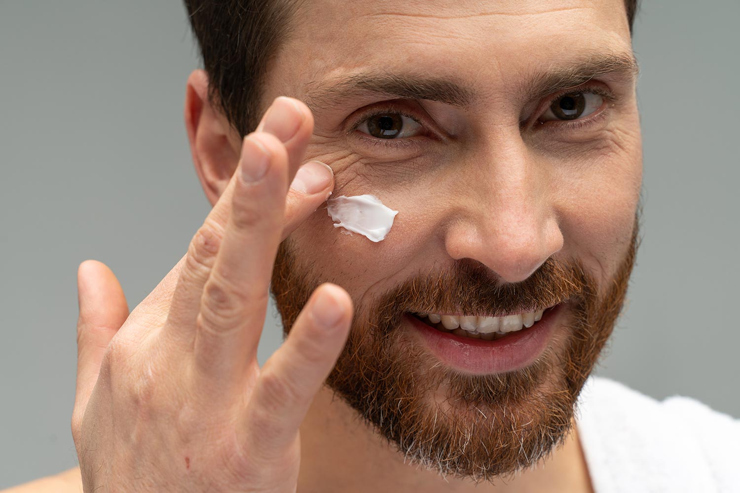 What are men's skin care solutions? - pierrebeauty